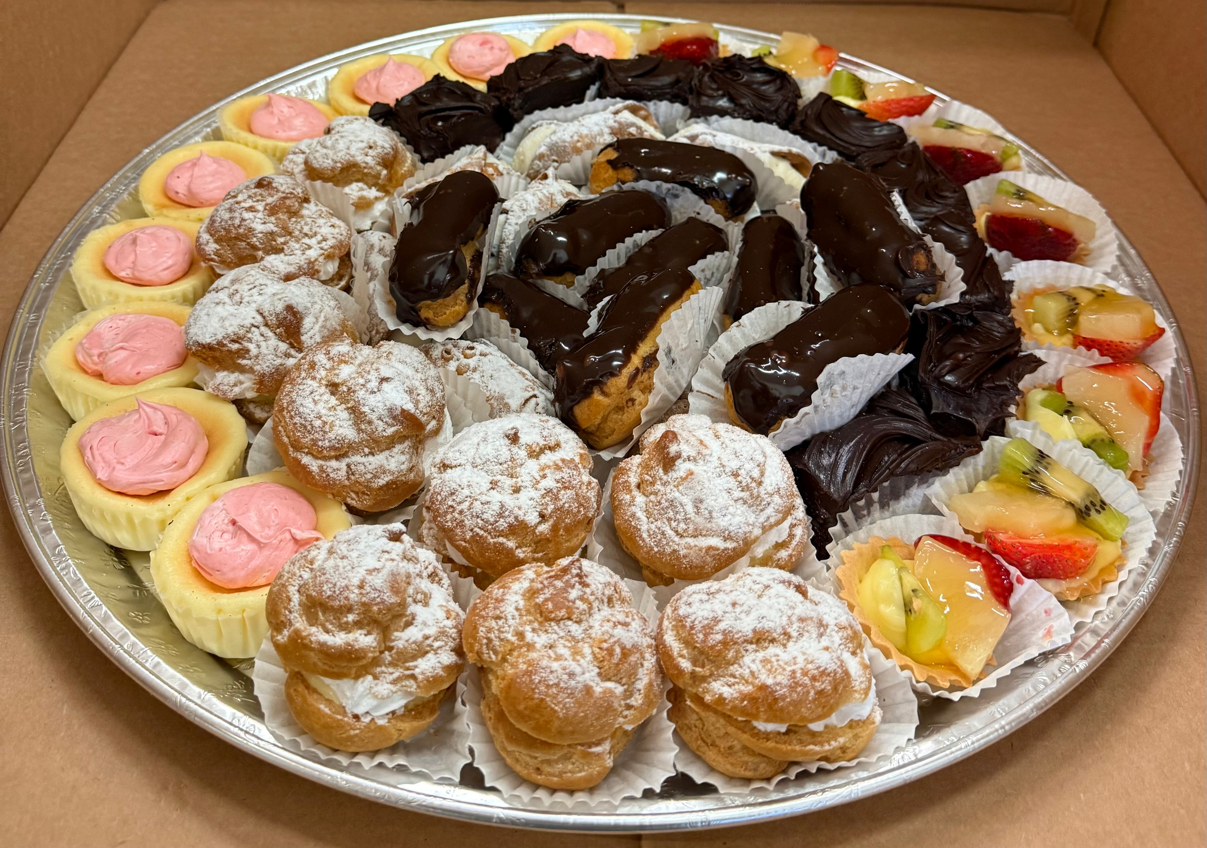 Mini Pastries – Calumet Bakery