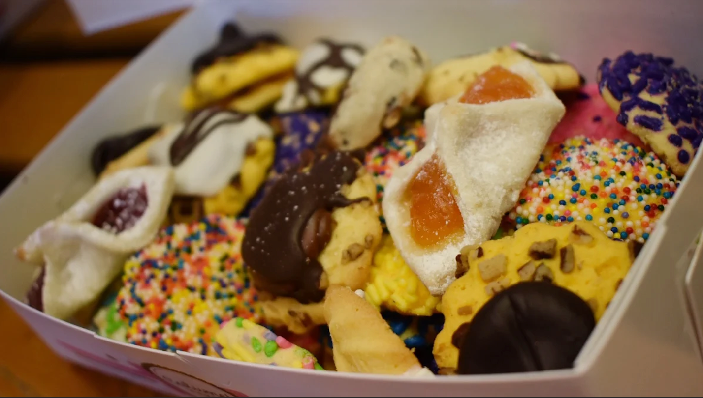 1 Pound Assorted Cookie Box – Calumet Bakery